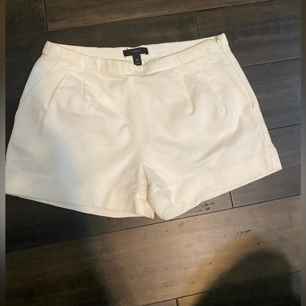 Jcrew White Pin Tuck Shorts With Side Zip Closure. Si… - Gem